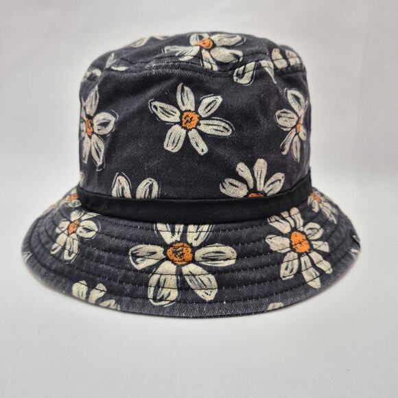 Empyre | Accessories | Kangol Kids Large Tropic Ventair Cap Lot Of 2 ...